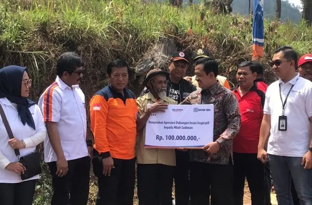 Kisah Mbah Sadiman, Dulu Dianggap Gila Kini Jadi Pahlawan. Bisa Lakukan ...