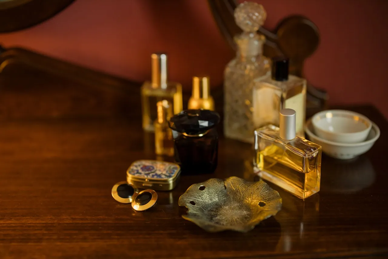 4 Alasan Kenapa Dulu Kalau Pakai Parfum, Nggak Pernah Awet Baunya. Ini ...