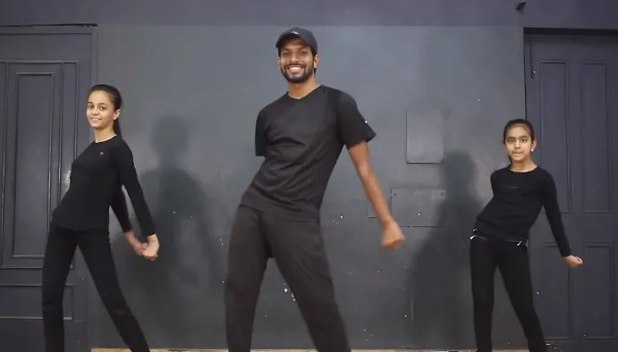 Sebelum Ada TikTok, ini 8 Dance yang Viral di Internet. Masih Ingat?