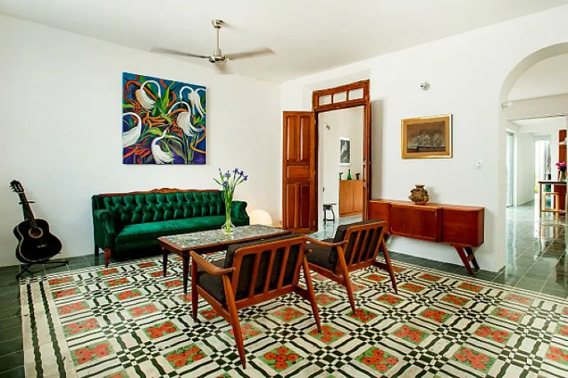 6 Ide Desain Ruangan dengan Keramik Motif Tegel