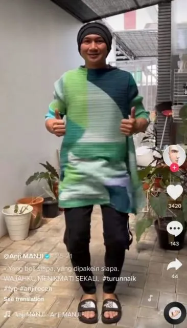 Mengenal Tren Baju Turun Naik yang Viral di TikTok